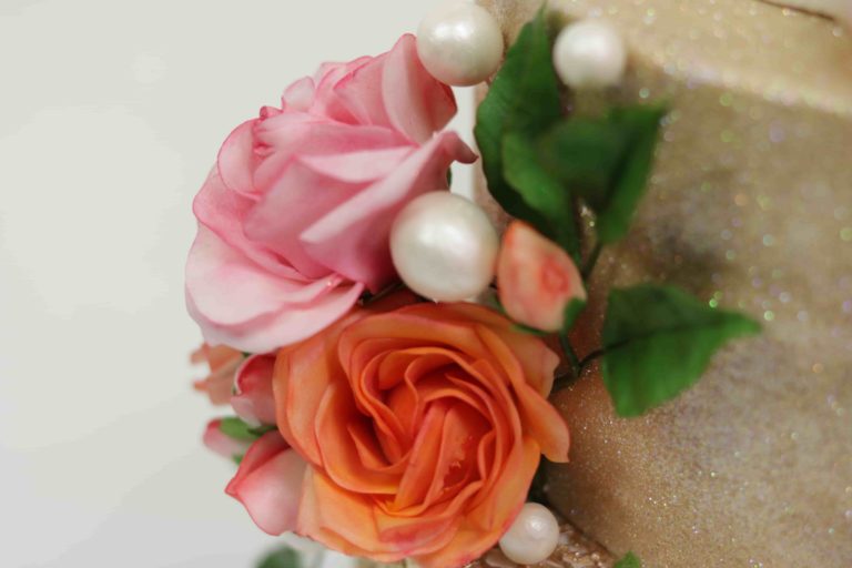 The #1 secret to making realistic gumpaste sugar flowers for cakes
